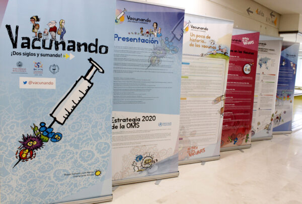 Vacunando, libro y exposición itinerante | Farmamundi
