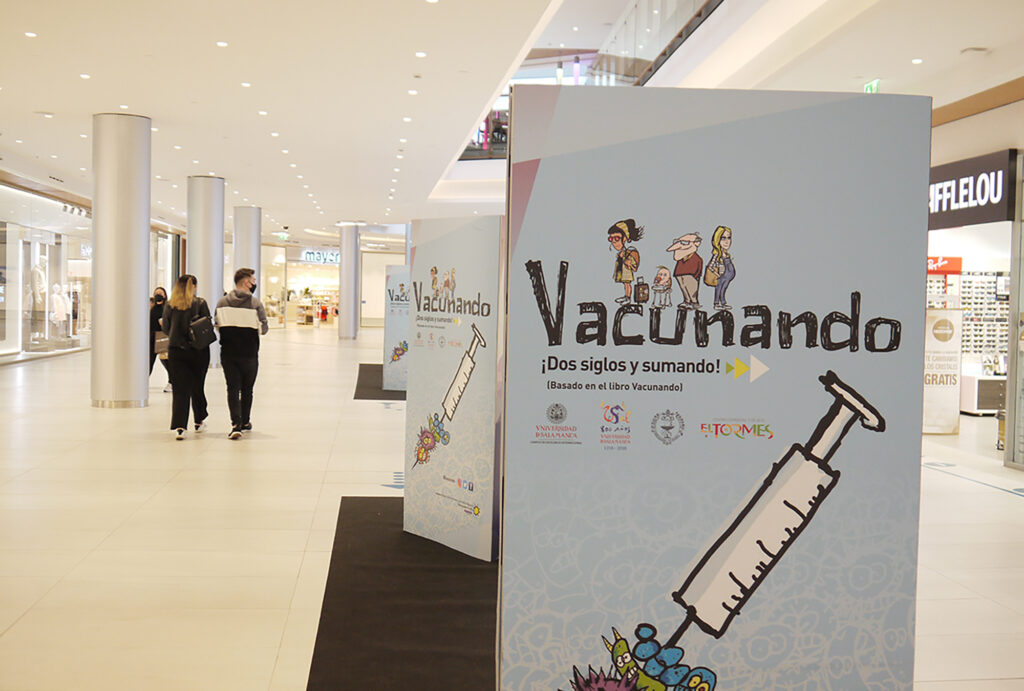 Vacunando, libro y exposición itinerante | Farmamundi